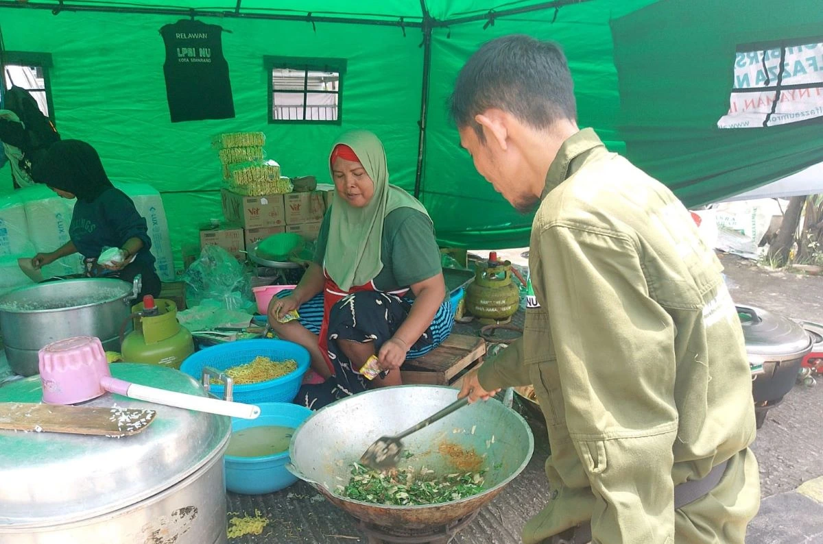 Sinergi NU Peduli dan Al Fazza Nabawi Bantu Warga Terdampak Banjir Kota ...