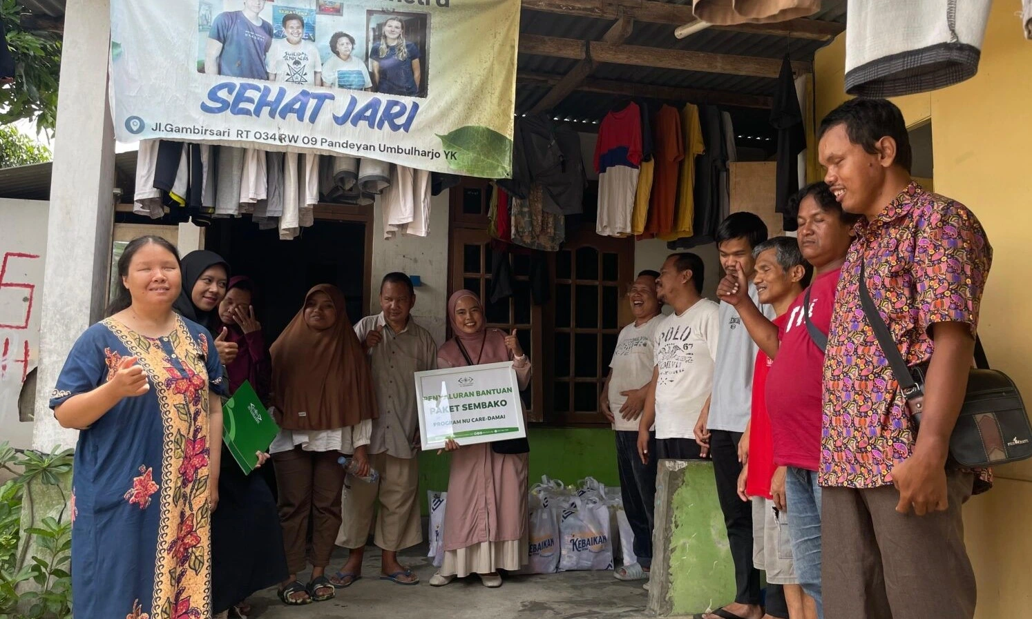 Penyaluran Paket Sembako untuk Penyandang Disabilitas Netra LAZISNU DIY ...